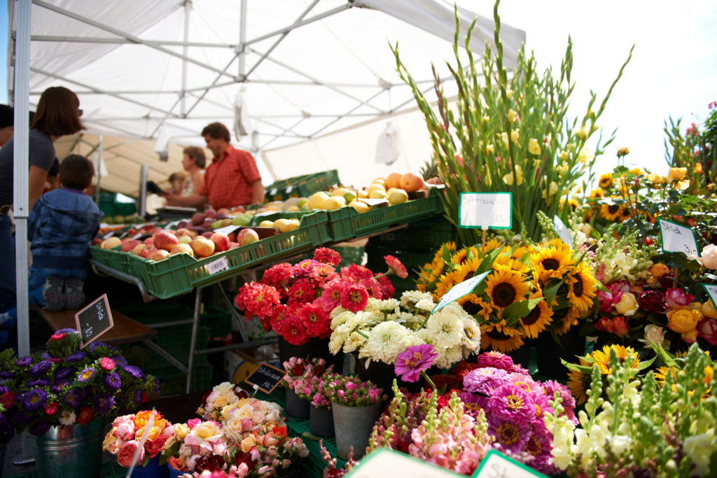 WOCHENMARKT LUZERN - Buuregarte Boog