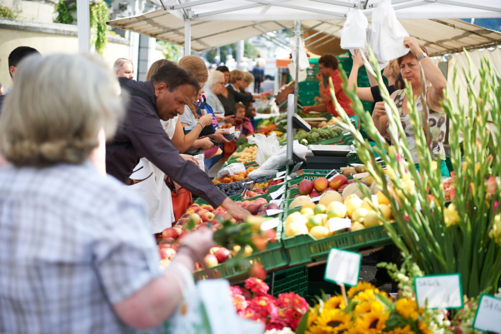 WOCHENMARKT LUZERN - Buuregarte Boog