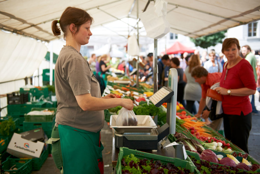WOCHENMARKT LUZERN - Buuregarte Boog